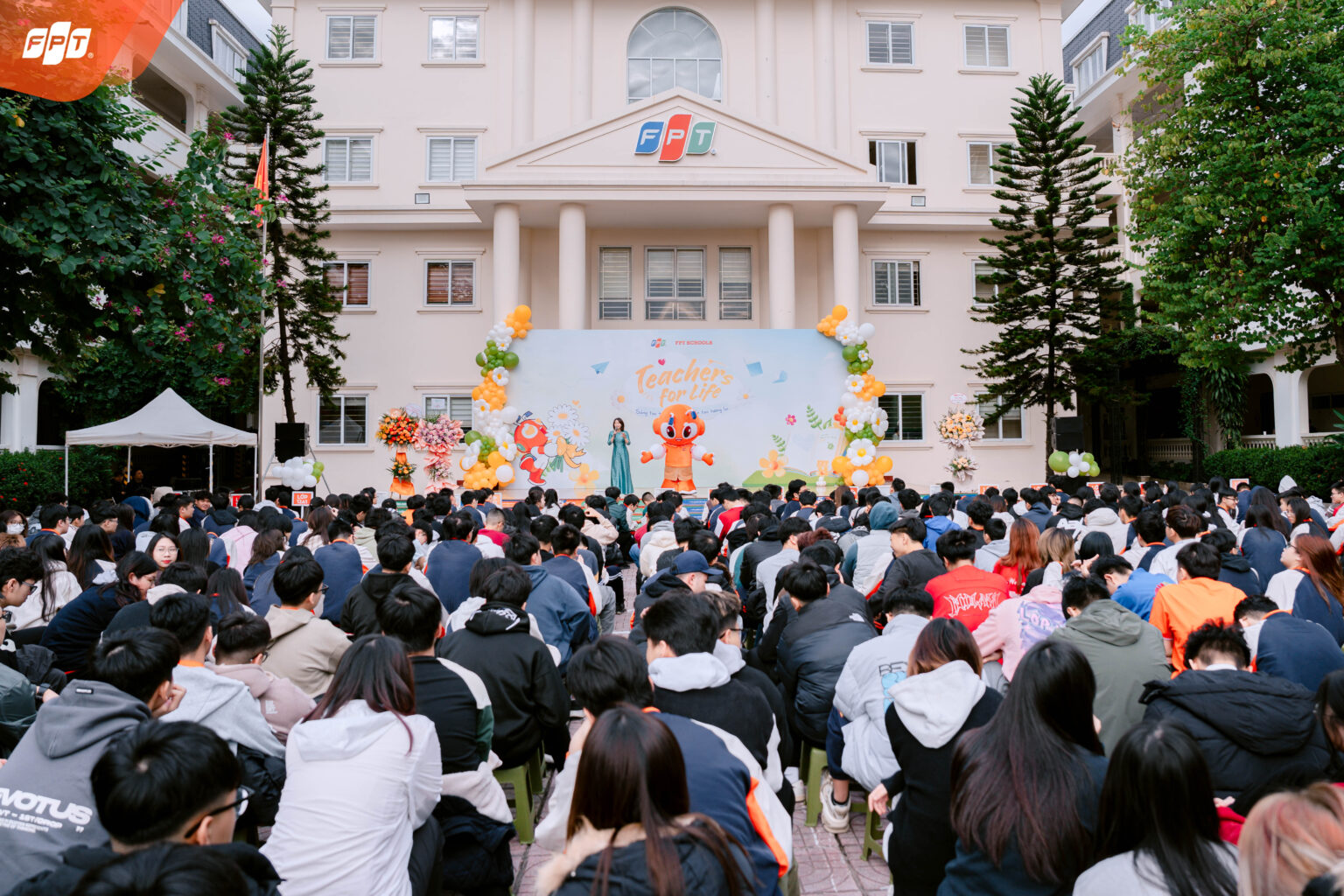 Teachers for Life 2025: Trường THPT FPT Tây Hà Nội rực rỡ sắc màu tri ...